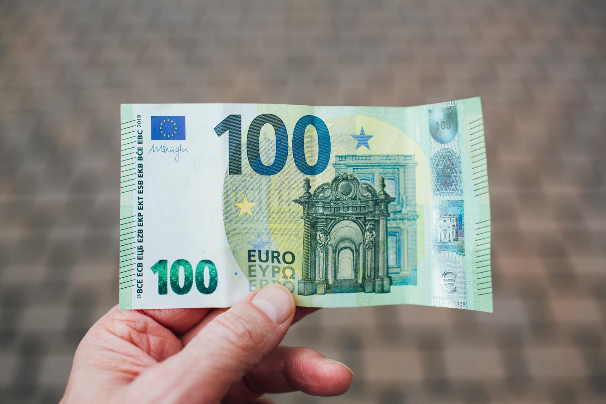 EU Fines Apple and Meta Combined $760 Million